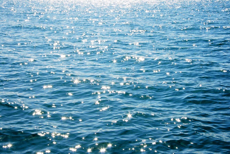 L'eau de scintillement image stock. Image du été, étincelle - 13377137