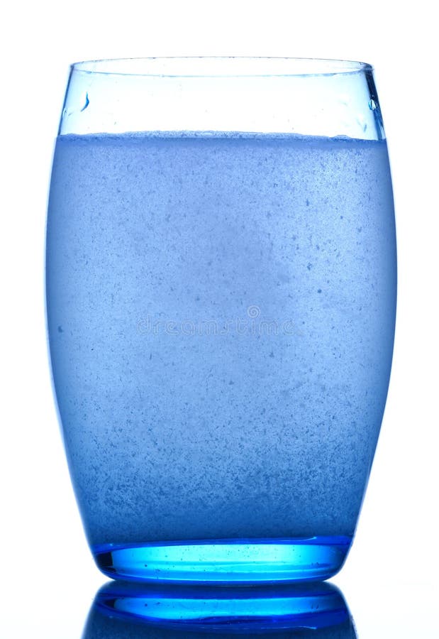 L'eau impure photo stock. Image du isolement, fond, liquide - 18226934