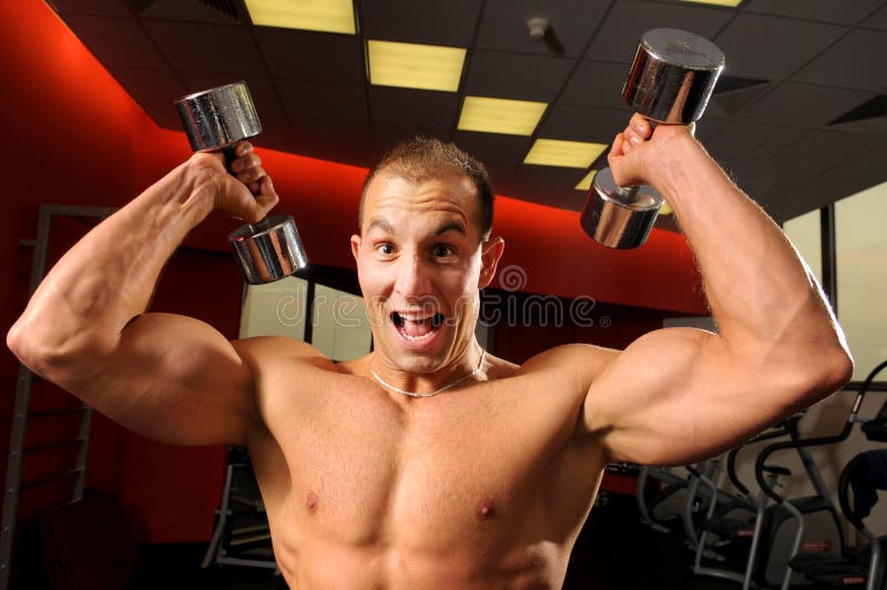 L'homme Au Centre De Forme Physique Photo stock - Image du joie ...