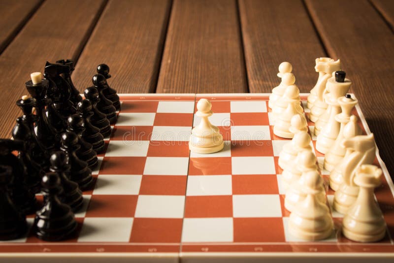 Scacchi - inizio del gioco fotografia stock. Immagine di closeup - 18537952