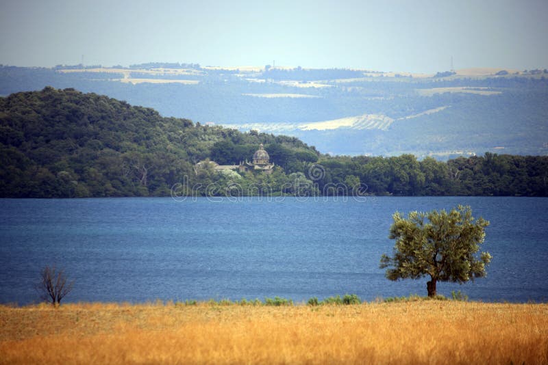 L'Italie, Latium, Lac Bolsena Image stock - Image du extérieur, côte ...
