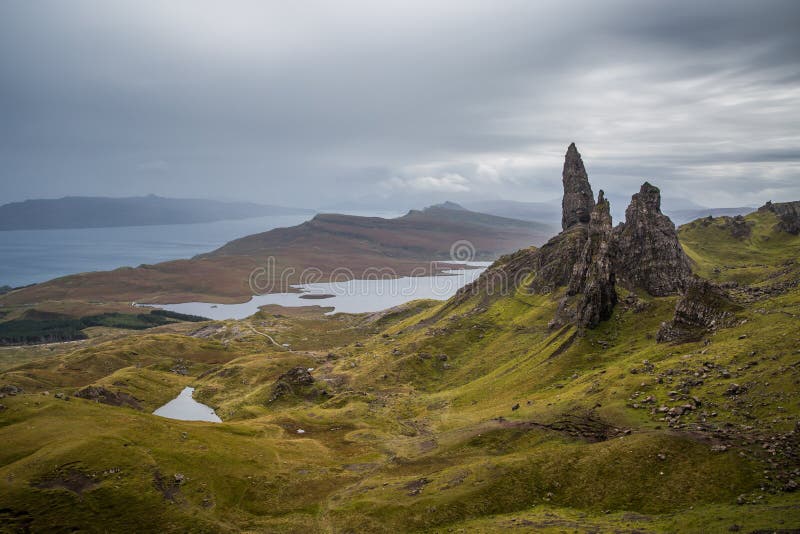 L'uomo Anziano Di Storr, Isola Di Skye in Scozia Immagine Stock ... L'uomo Anziano Di Storr, Isola Di Skye in Scozia Immagine Stock ...