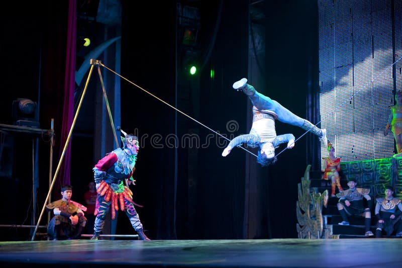 La acrobacia china foto de archivo editorial. Imagen de acto - 18517378
