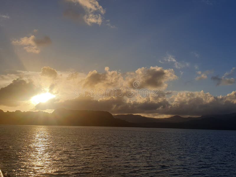 La Asombrosa Isla De Pohnpei Imagen de archivo - Imagen de sunset ...