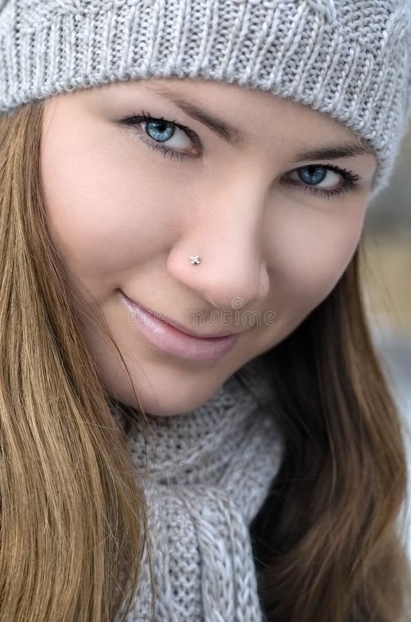 La Bella Ragazza Con Il Piercing. Immagine Stock - Immagine di femmina ...