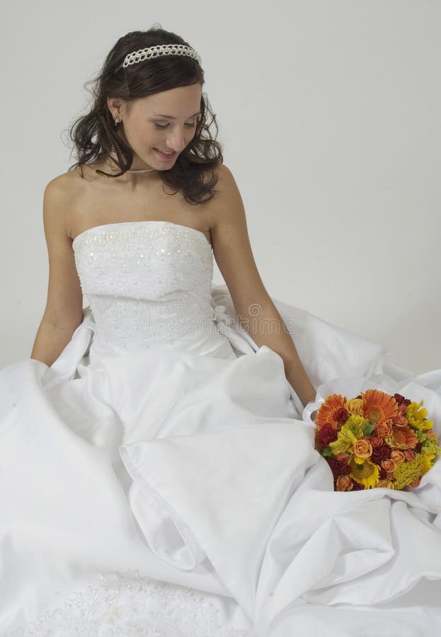 La bella sposa immagine stock. Immagine di alleanza, felice - 386079