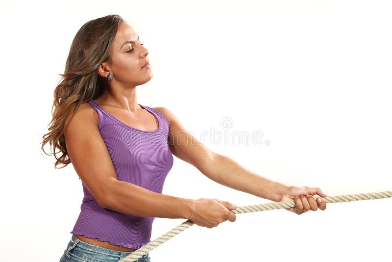 La Belle Fille Tire Une Corde Photo stock - Image du cheveu, fond: 21076108