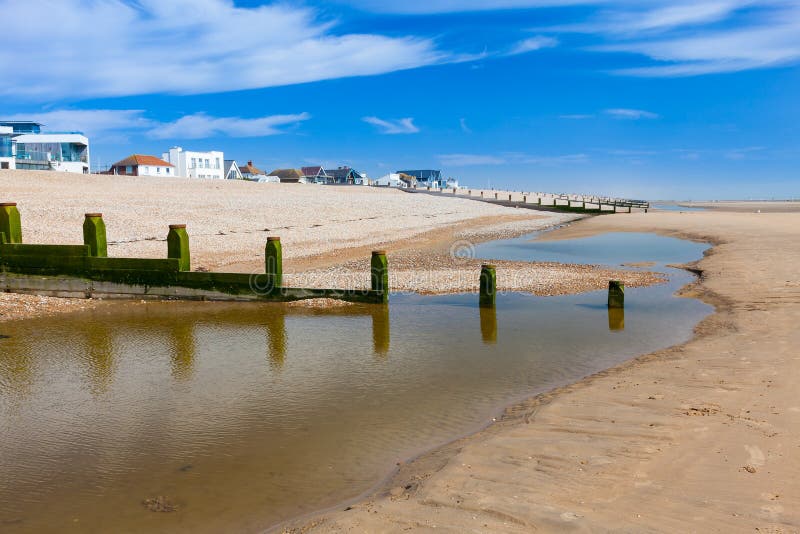 La Cambrure Ponce La Plage Angleterre R-U Image stock - Image du plages ...