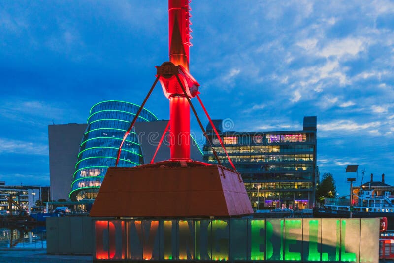 Campana Subacquea, Ponte Di Samuel Beckett Fotografia Stock Editoriale ...