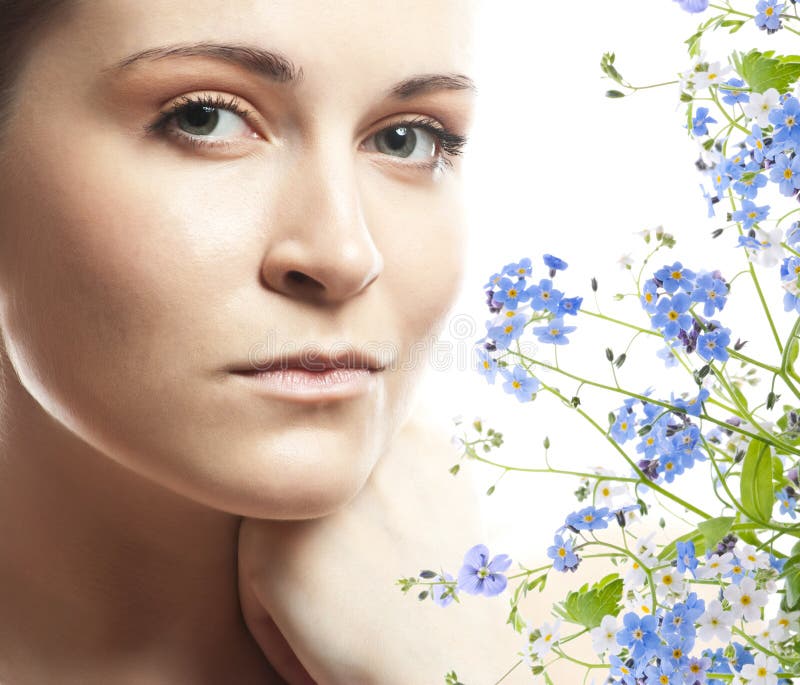 La Cara De La Mujer Hermosa Foto de archivo - Imagen de sonrisa, piel ...