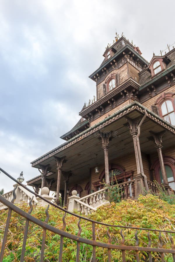 La casa del fantasma imagen de archivo editorial. Imagen de doméstico ...