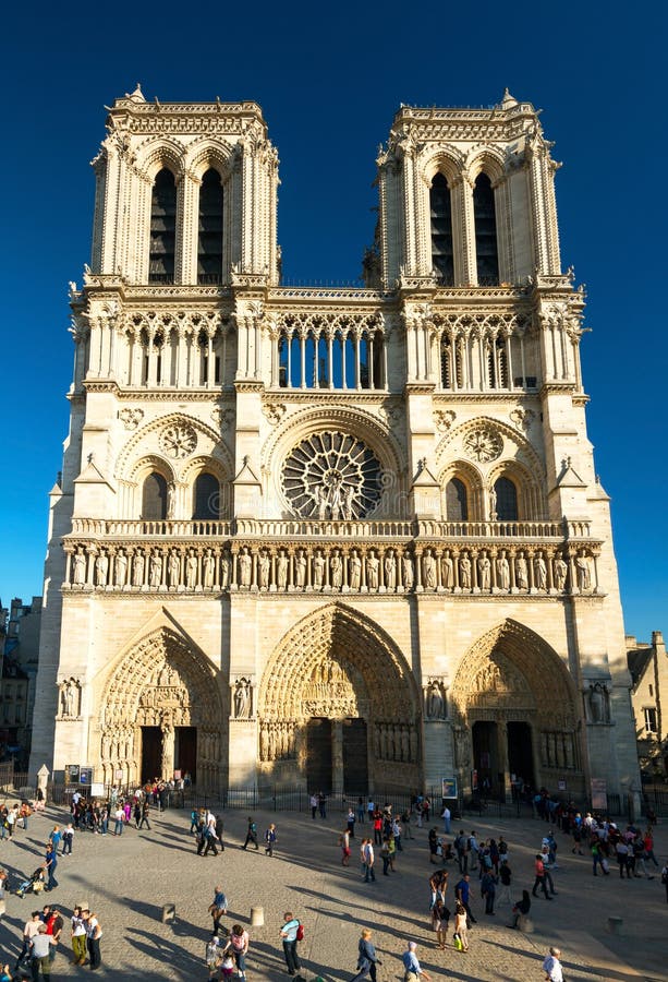 La Catedral De Notre Dame De Paris, Francia Imagen editorial - Imagen ...
