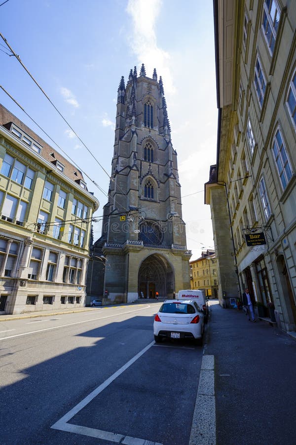 La Cathédrale De Saint-Nicolas Dans Fribourg Photo stock éditorial ...