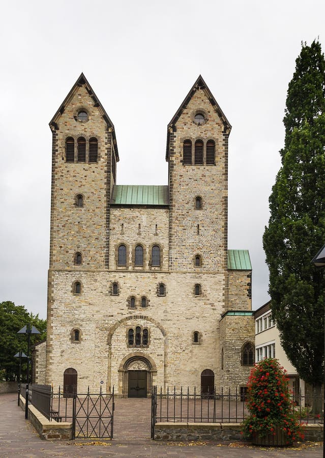 Chiesa Di Abdinghof Nel Centro Storico Di Paderborn Immagine Stock ...