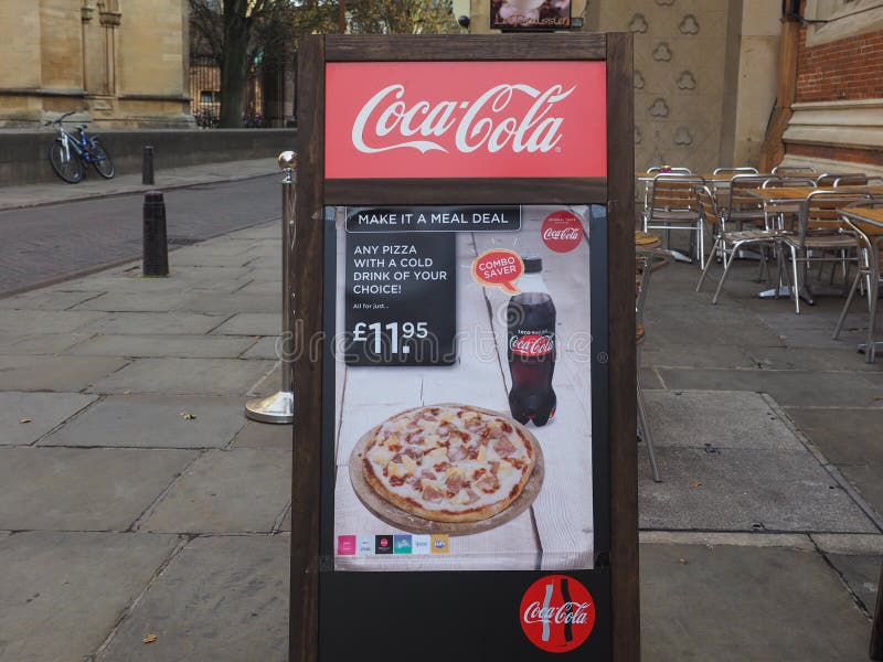 La Coca-Cola Firma Adentro Cambridge Foto de archivo editorial - Imagen ...