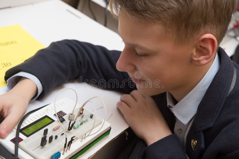 La Concurrence De Construction Des Enfants Des Inventions Image ...