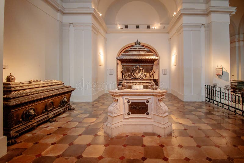 La Cripta Imperial En El Nuevo Mercado En Viena Austria Foto de archivo ...