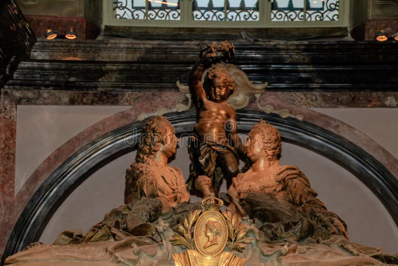 La Cripta Imperial En El Nuevo Mercado En Viena Austria Foto de archivo ...