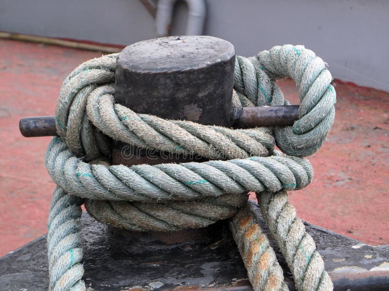 La cuerda de barco ata imagen de archivo. Imagen de pesado - 79641759