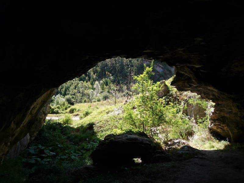 La cueva de Chelev foto de archivo. Imagen de cueva - 100146022
