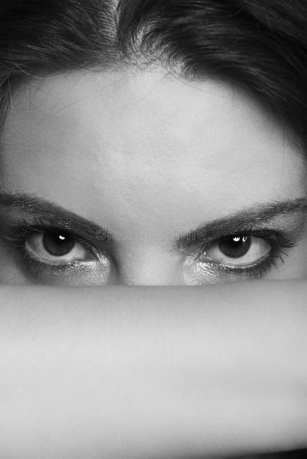 La Donna Eyes in Bianco E Nero Immagine Stock - Immagine di brunetta ...