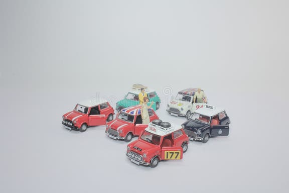 La Escala De Mini Cooper Con La Figura Imagen de archivo - Imagen de ...