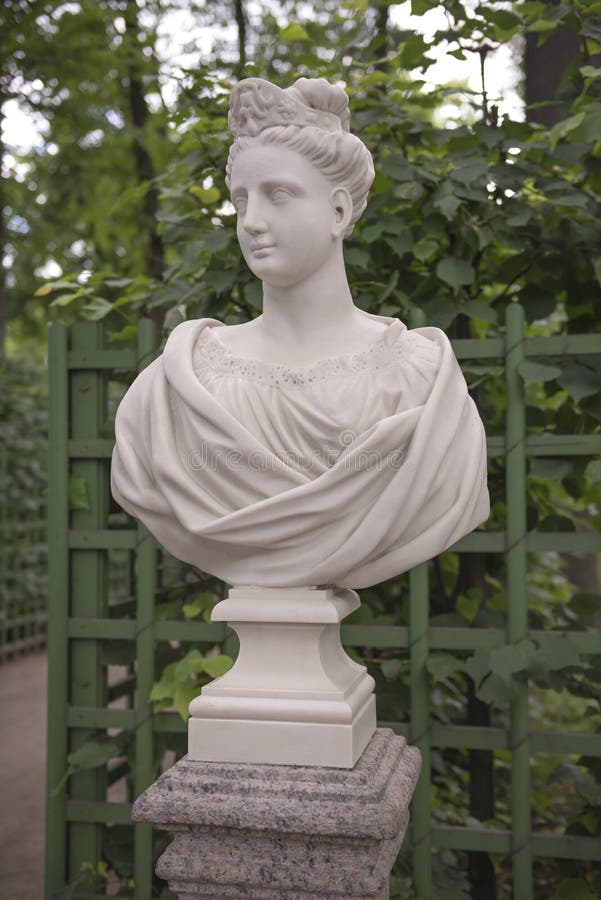 Venus Es Una Escultura De La Colección Borghese El Louvre Fotografía ...