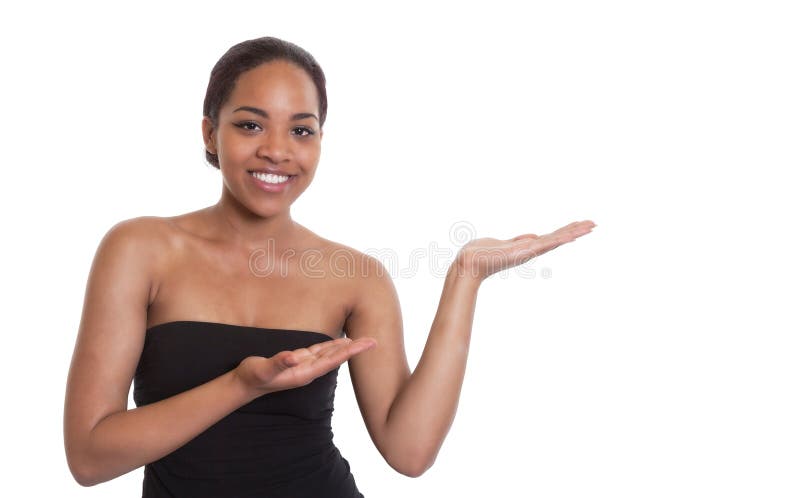 La Femme Africaine Riante Présente Quelque Chose Photo stock - Image du ... La Femme Africaine Riante Présente Quelque Chose Photo stock - Image du ...