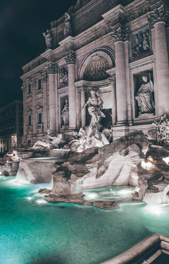 La fontana di Trevi fotografia editoriale. Immagine di milioni - 111570652