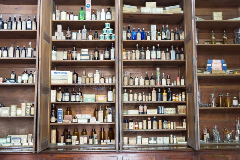 La Francesa de Botica imagen editorial. Imagen de viejo - 40858275