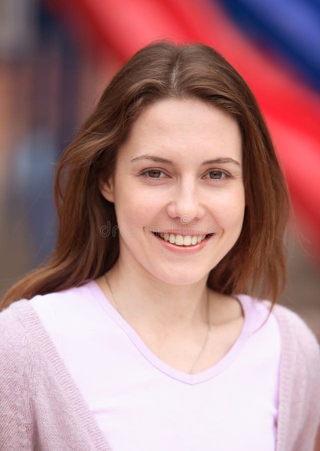 La giovane donna immagine stock. Immagine di caucasico - 2320377