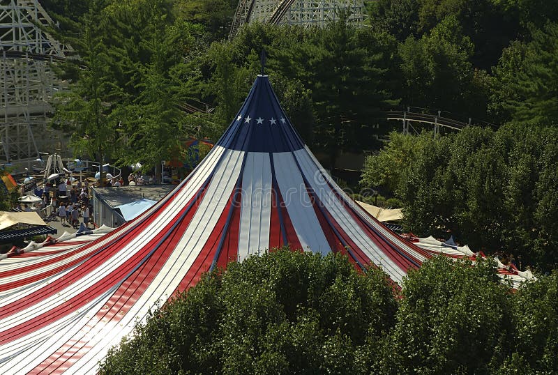 La grande tente photo stock. Image du voyage, stationnement - 20812