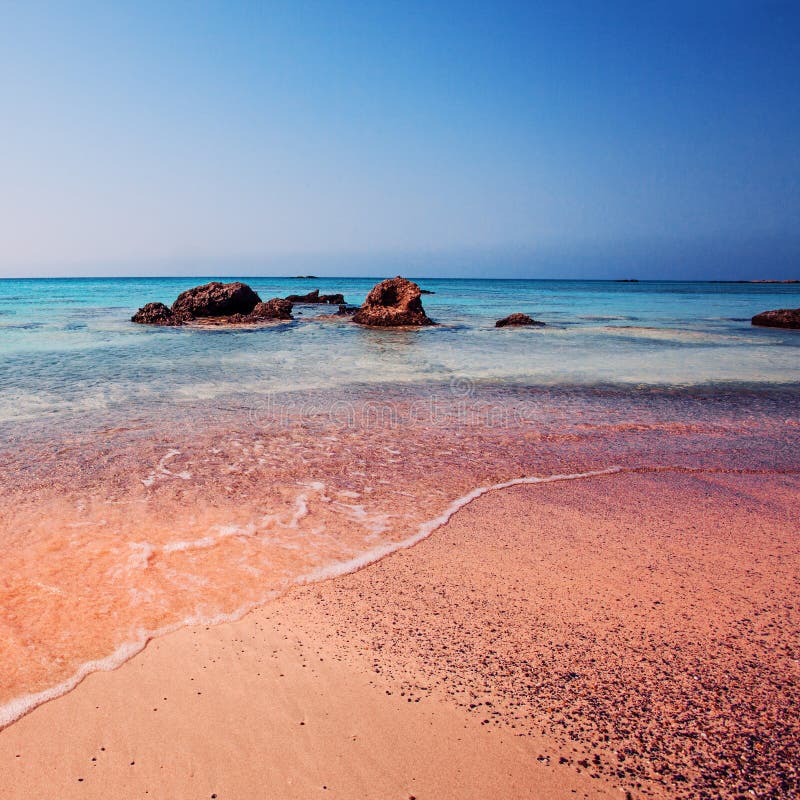 Spiaggia Di Sabbia Rosa Elafonisi, Isola Di Creta, Grecia Immagine ...