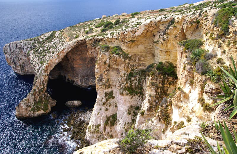 La Grotta Blu in Isola Di Malta Immagine Stock - Immagine di malta ...