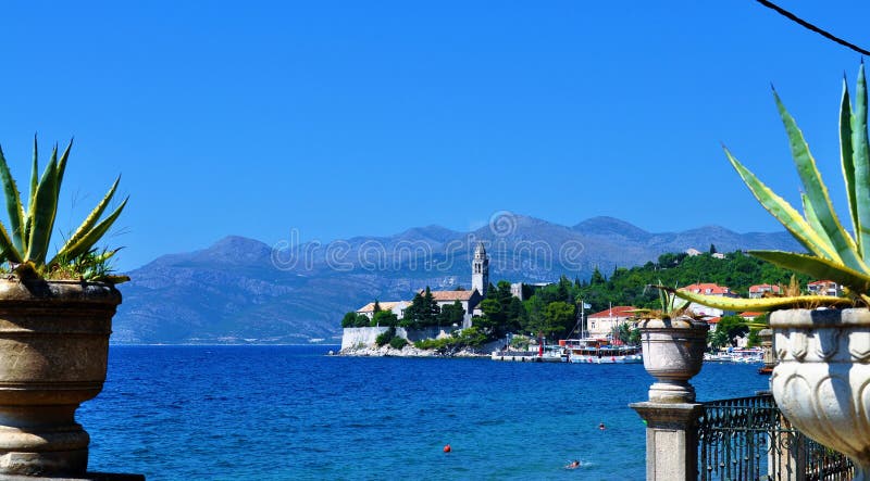 La Iglesia Y El Mar - Isla De Lopud Imagen de archivo - Imagen de visto ...