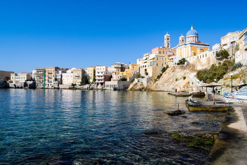 La isla de Syros imagen de archivo editorial. Imagen de costa - 106351759