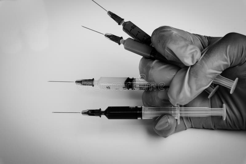 La Jeringa Se Utiliza En Medicamentos O En El Laboratorio Imagen de ...