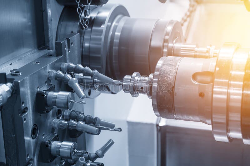 La Macchina O Il Tornio Del Tornio Di CNC Immagine Stock - Immagine di ...