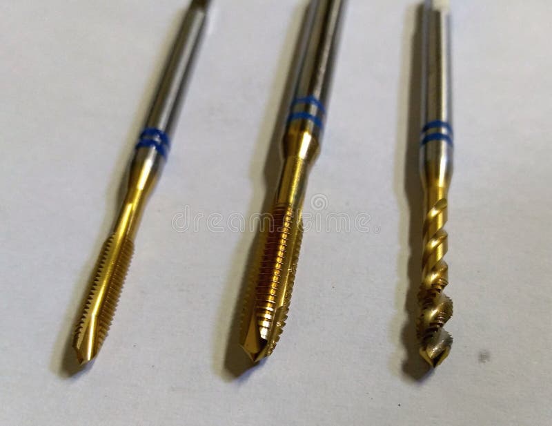 La Machine Tape Des Outils De Filetage Photo stock - Image du fraisage ...