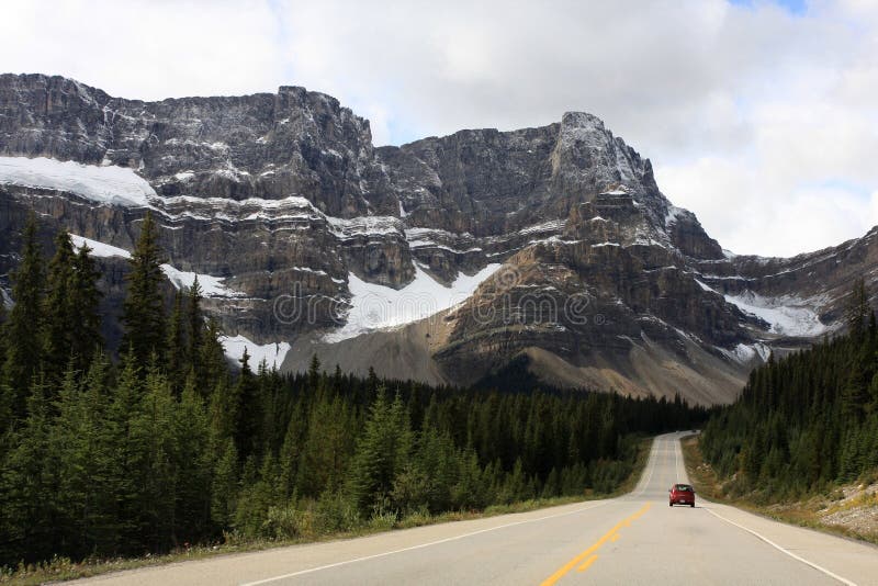 La Montagne Rocheuse Canadienne Photo stock - Image du glacier, jaspe ...