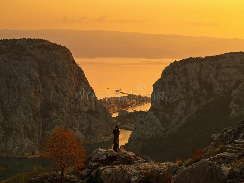 La Omis-Croazia-Dalmazia 3 immagine stock. Immagine di ponticello ...