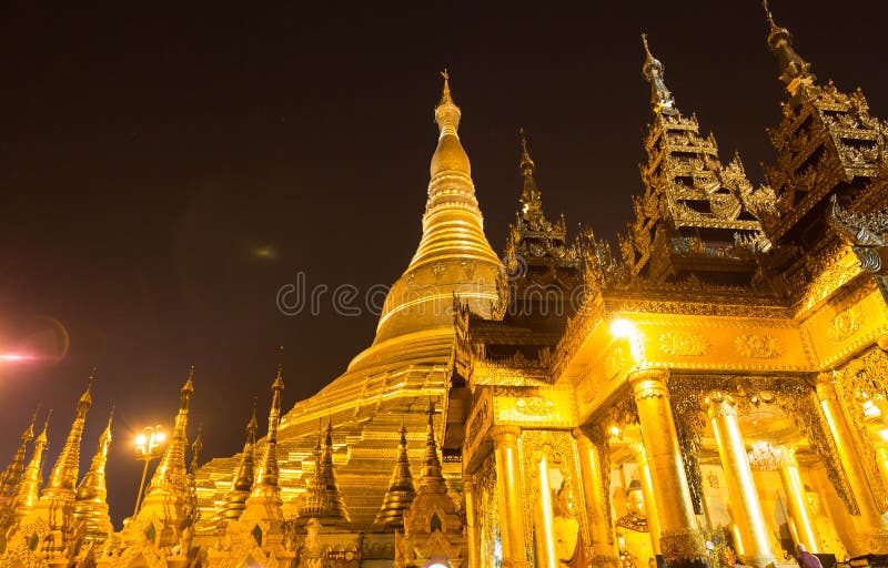 La Pagoda Di Shwedagon, Rangoon, Myanmar Fotografia Stock - Immagine di ...