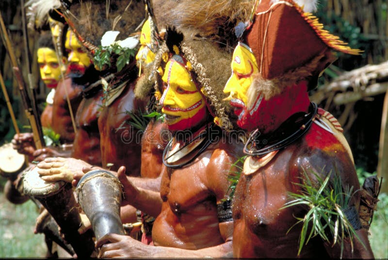 La Papuasia Nuova Guinea, Ballo Fotografia Stock - Immagine di etnico ...