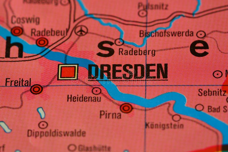 Esprima DRESDA Costituita Dai Blocchetti Dell'alfabeto Sulla Mappa Dell ...