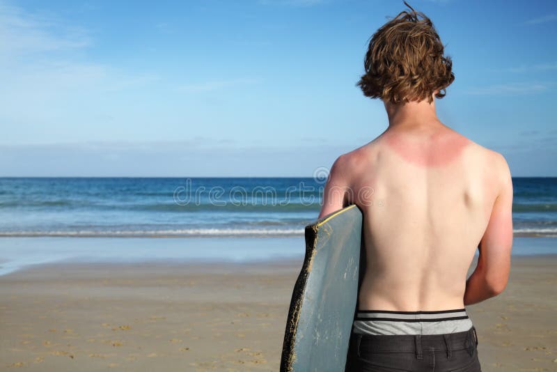La Persona Que Practica Surf Bronceada. Foto de archivo - Imagen de ...