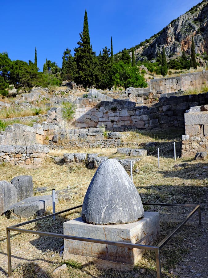 La Piedra De Omphalos, Delphi, Grecia Foto de archivo - Imagen de ...