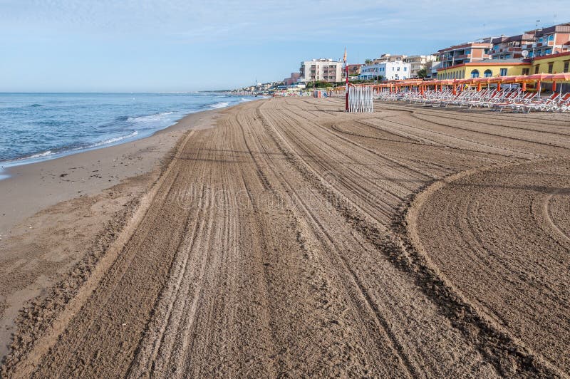 La Plage Du ` S De Lavinio Envoient Des Formes Photo stock - Image du ...