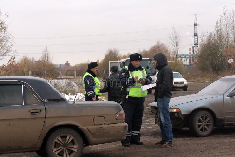 La police de route pille photo éditorial. Image du gestionnaires - 79152556