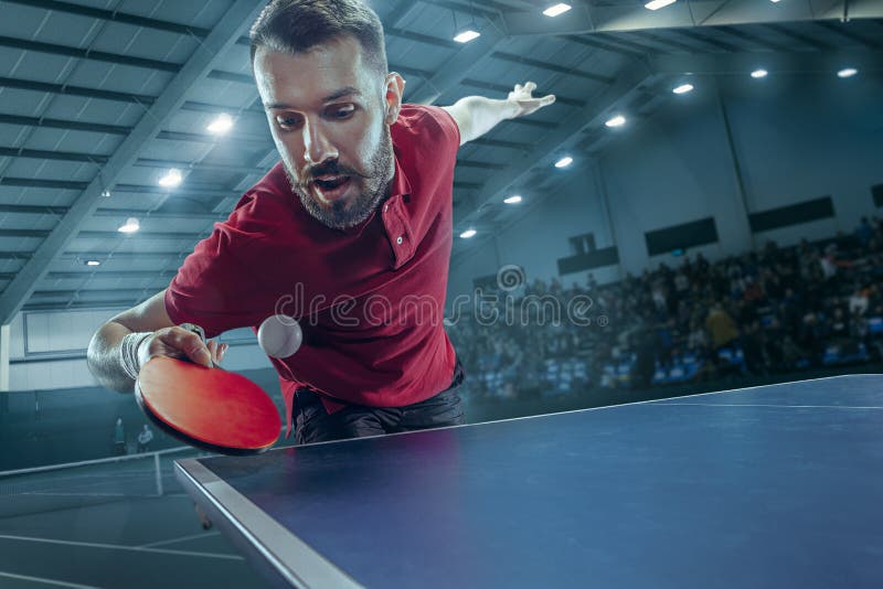 La Portion De Joueur De Ping-pong Image stock - Image du concentration ...