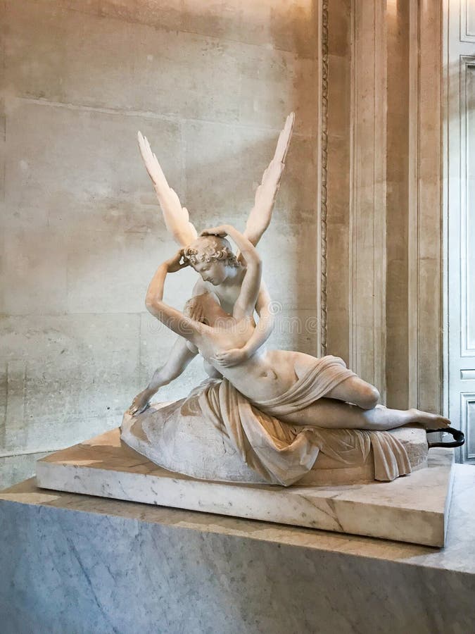 La Psique Restableció Por Beso Del Cupido En Una Escultura Imagen ... La Psique Restableció Por Beso Del Cupido En Una Escultura Imagen ...